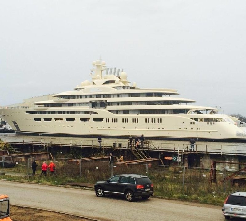 Yacht DILBAR, Lurssen | CHARTERWORLD Luxury Superyacht Charters